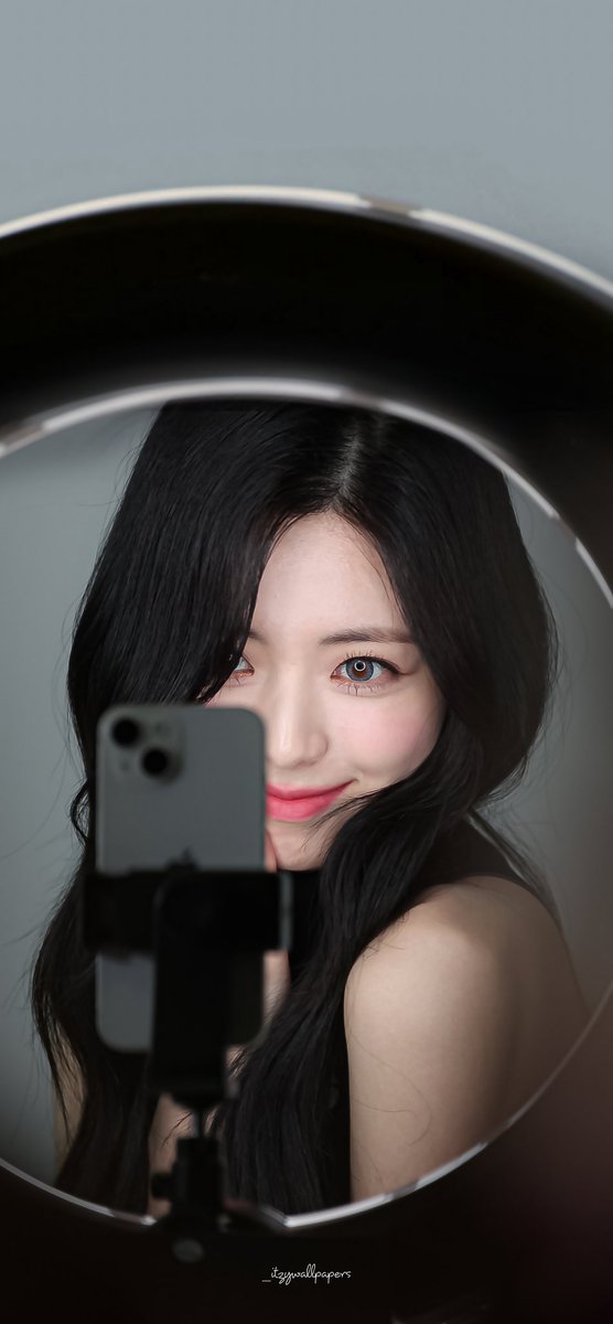 Itzy Wallpapers On Twitter Yuna Extended Wallpapers Uhd Itzy 있지