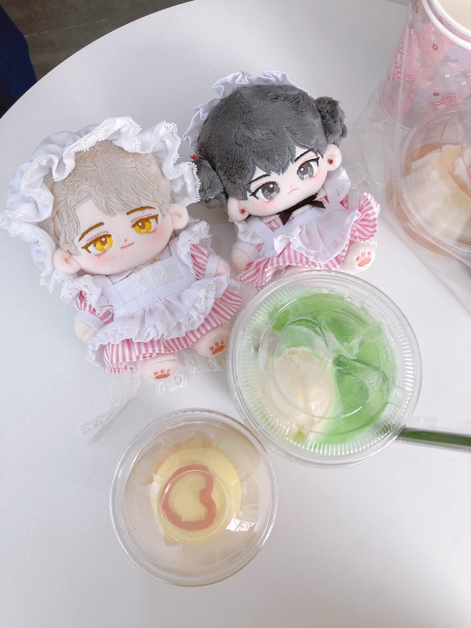 솜키요🖤 on Twitter: "#세상은_러브_앤_피스_앤_메이드 메.캎을 위해 야근에 주말출근까지 불사한 사람의 메이드카페 후기타래😎 그냥 귀여워서 입혀간건데 지금 ...