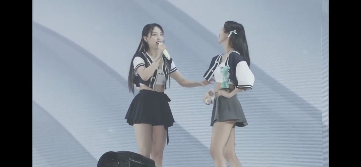 ler_piece 💚 on Twitter: "RT @OnceADay37: Our MINAYEON crumbs today!!!! Mina was Nayeon’s ...