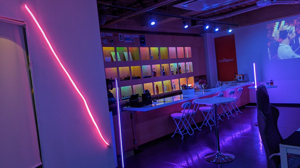 新潟 esports CAFE & BAR e-spopia on Twitter: "ネオンが素敵なお店です"