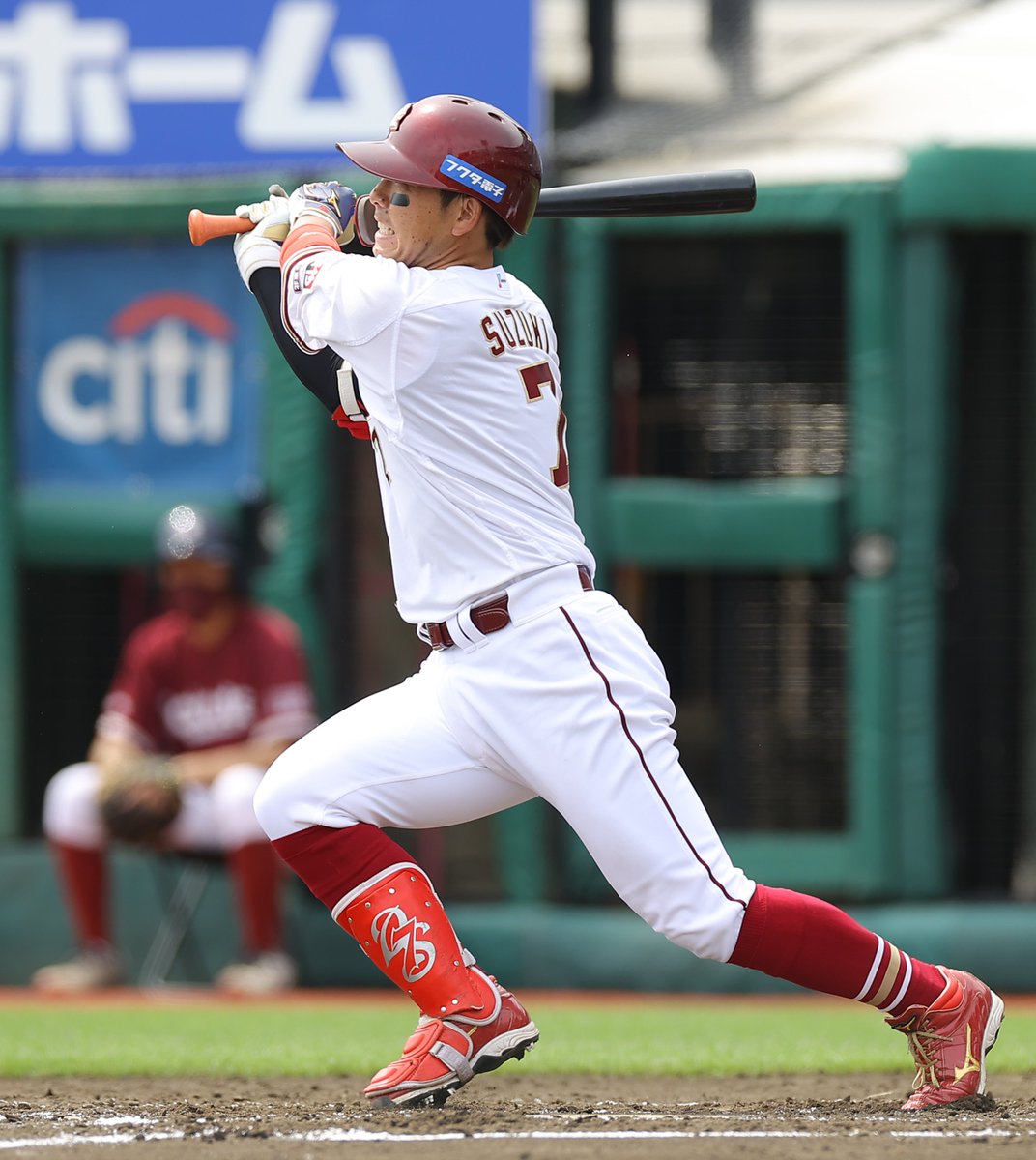 サンスポ×EAGLES on Twitter: "【楽天ｰロッテ】 21日、2回と4回に安打を放った鈴木大地選手。2回には黒川史陽選手の犠飛で生還した鈴木大地選手。3安打1打点得点、猛打賞で気 ...