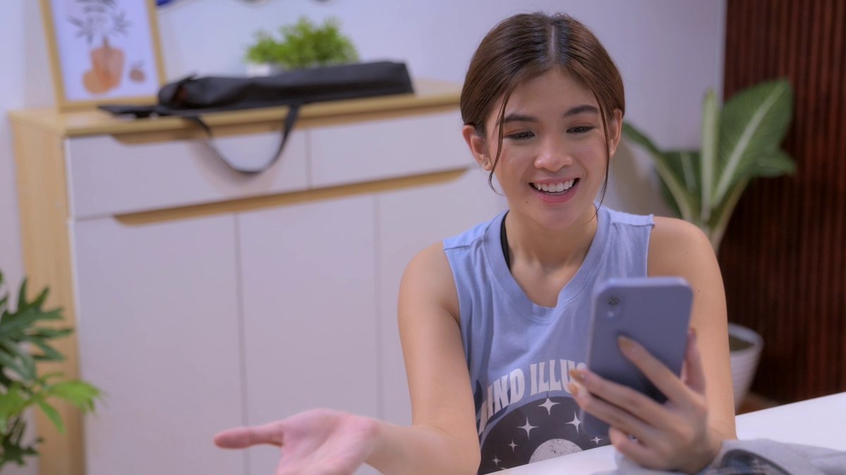 Studio Viva on Twitter: "Buti pa si Luna may ka-video call na. Ikaw nasa delusional stage pa rin ...