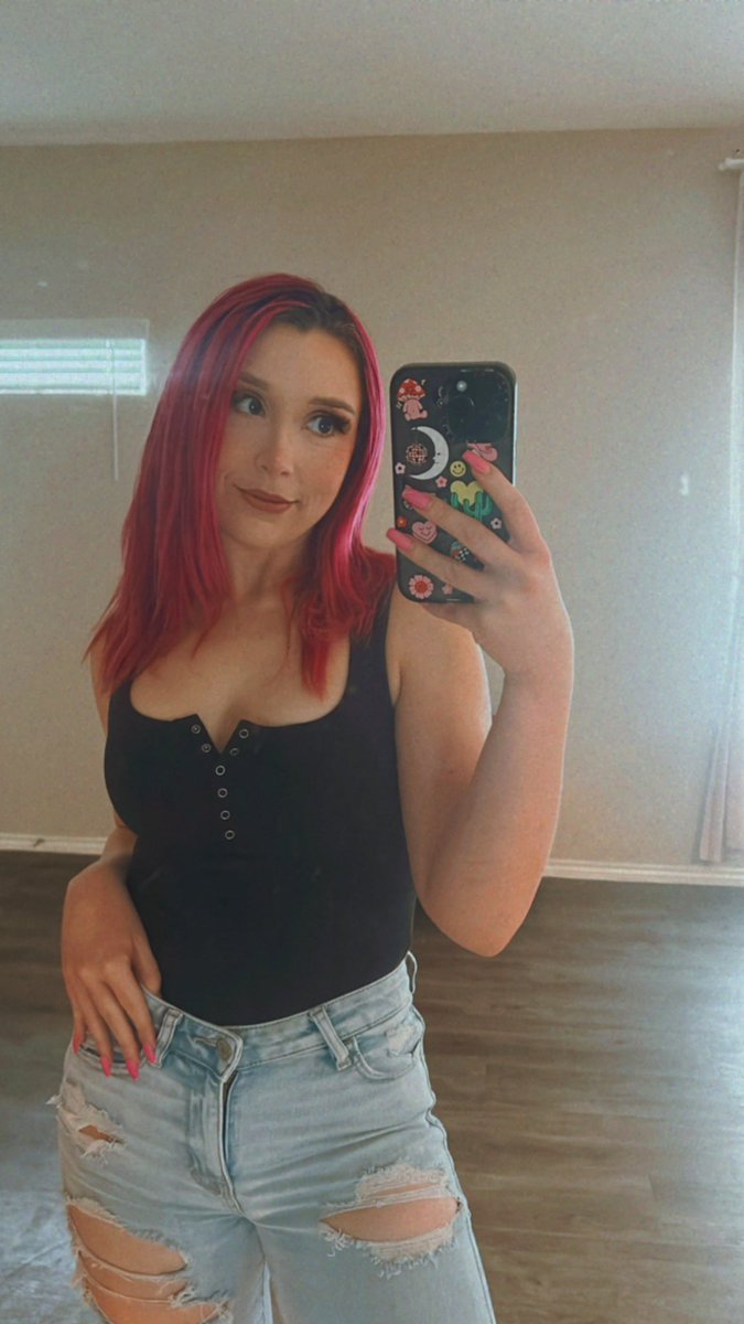 GHOST Manda on Twitter: "Screaming at people on Twitch because insta is down ☹️ http://Twitch.tv ...