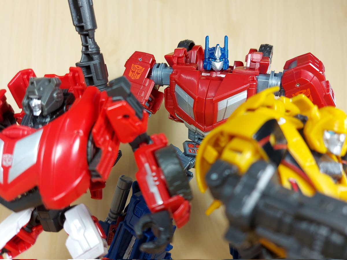 Alpapow on Twitter: "Kaon Prison Break. #トランスフォーマー #Transformers"