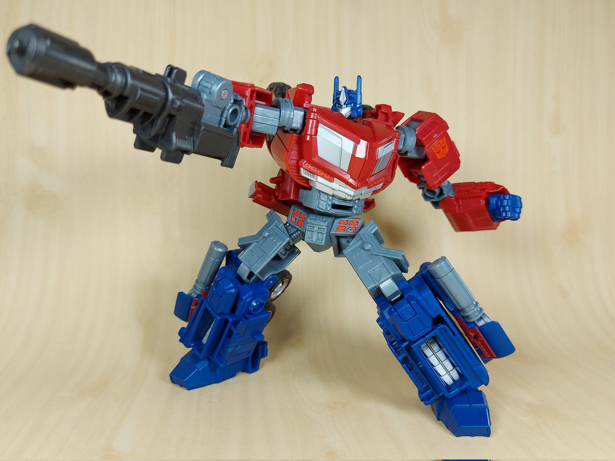 Alpapow on Twitter: "Kaon Prison Break. #トランスフォーマー #Transformers"