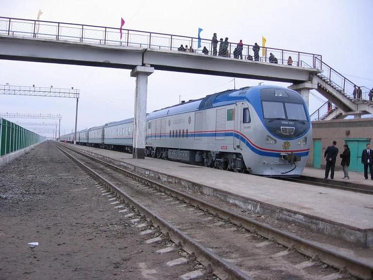 CRRC Ziyang on Twitter: "#CRRCZiyangProduction #CCAS 🚉CKD9A-1 diesel #locomotive is used for ...