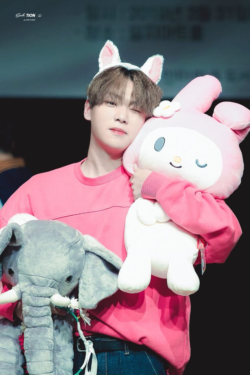 My name is Kikubanatter ♡ | D - 36💂 on Twitter: "pink outfit, pink hair, tionnie slay both🌸