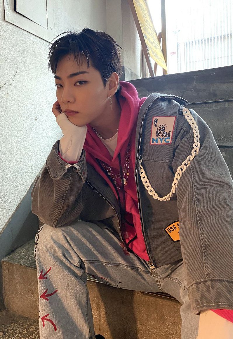 My name is Kikubanatter ♡ | D - 36💂 on Twitter: "pink outfit, pink hair, tionnie slay both🌸