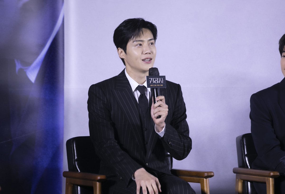 mumu on Twitter: "RT @_bearsh: 230522 제작보고회 기사사진 고화질 #김선호 (20p) https://bit.ly/3MoQWC0 https ...