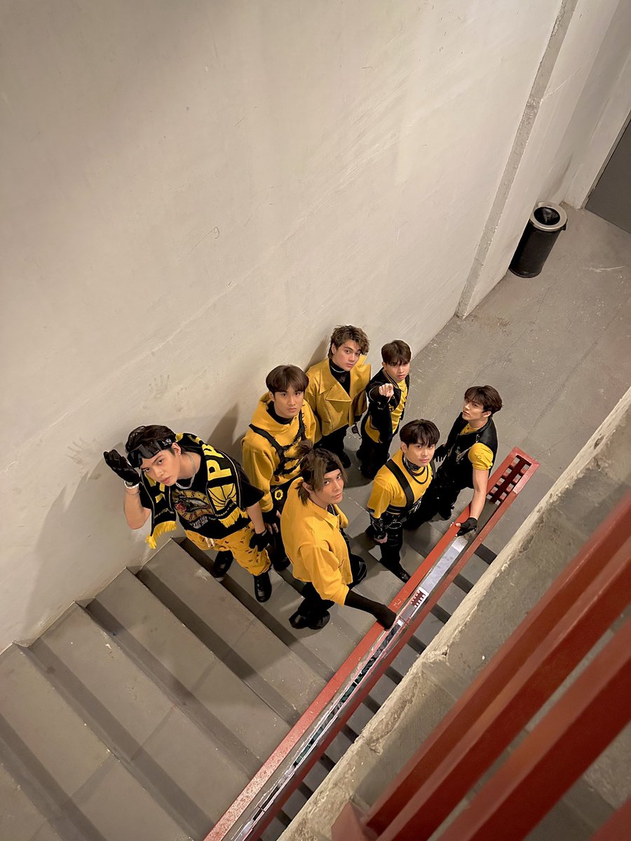 mikmik 🎃🌙 on Twitter: "RT @eclipse_gab: ⚠️are u ready?⚠️ 🌗"