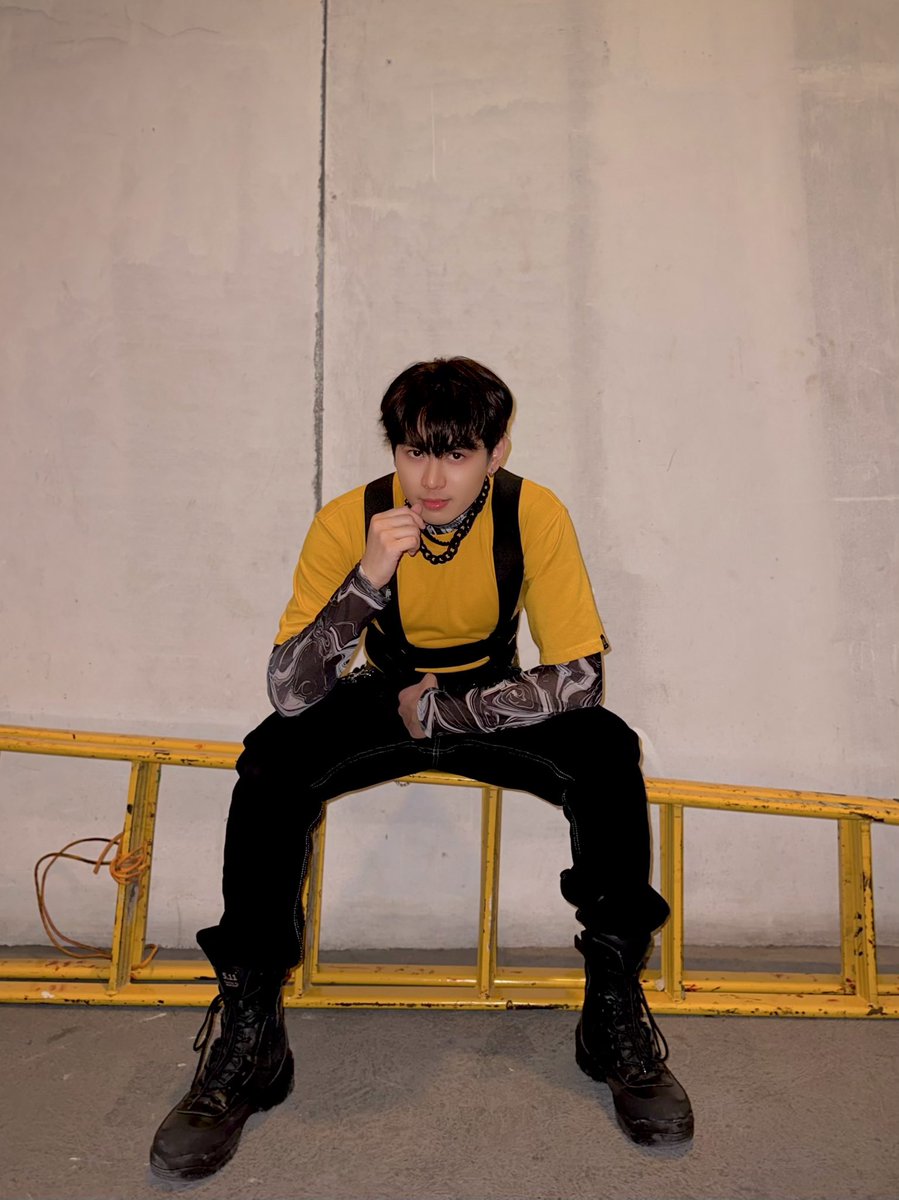 mikmik 🎃🌙 on Twitter: "RT @eclipse_gab: ⚠️are u ready?⚠️ 🌗"