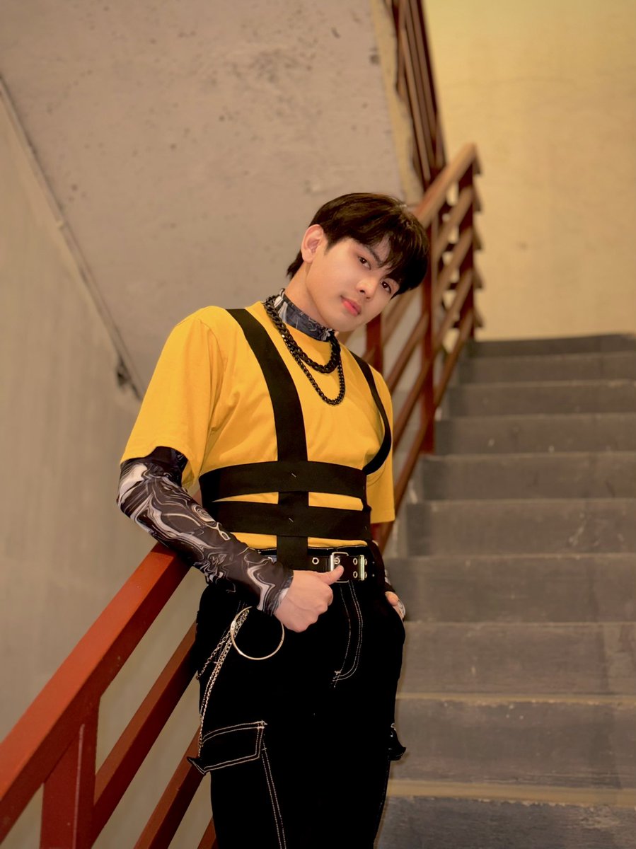 mikmik 🎃🌙 on Twitter: "RT @eclipse_gab: ⚠️are u ready?⚠️ 🌗"