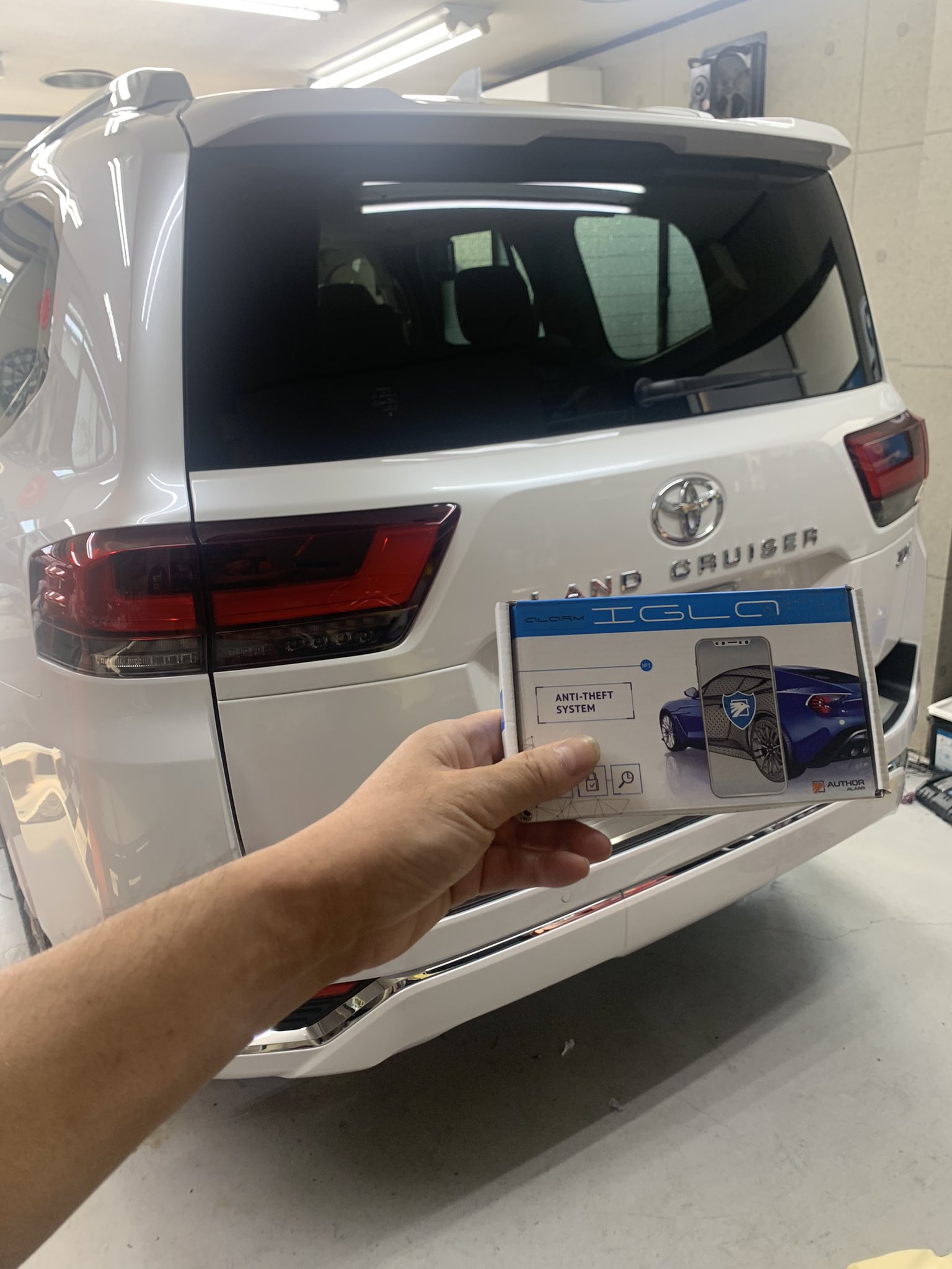 liberty-shimiken®︎ on Twitter: "ランクル300にIGLA ALARMをインストール致しました。 お客様いつもありがとう御座います！！ おまけに純正のワイヤレス ...