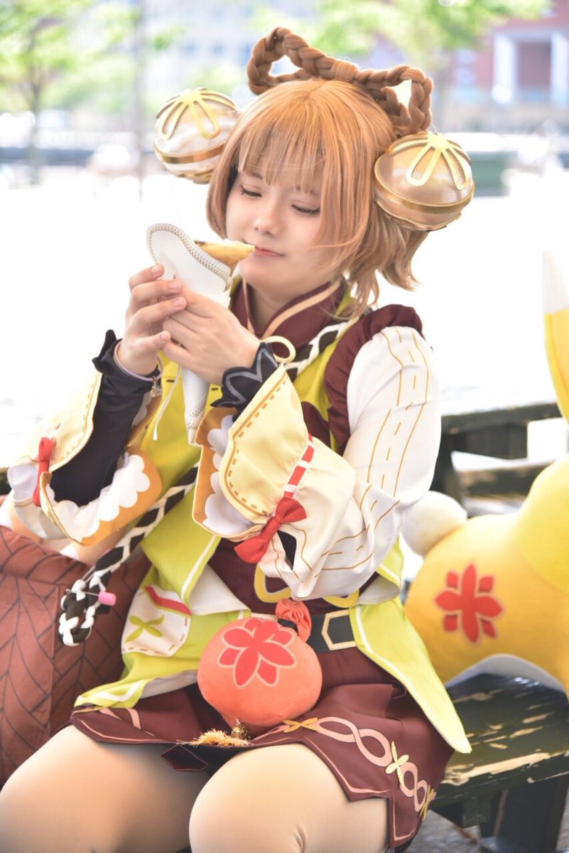 卯月よう On Twitter ⚠︎︎オフショ Cosplay 原神 クレープ食べてるヨォーヨ ーーーーーーーーーーーーーーー Photo