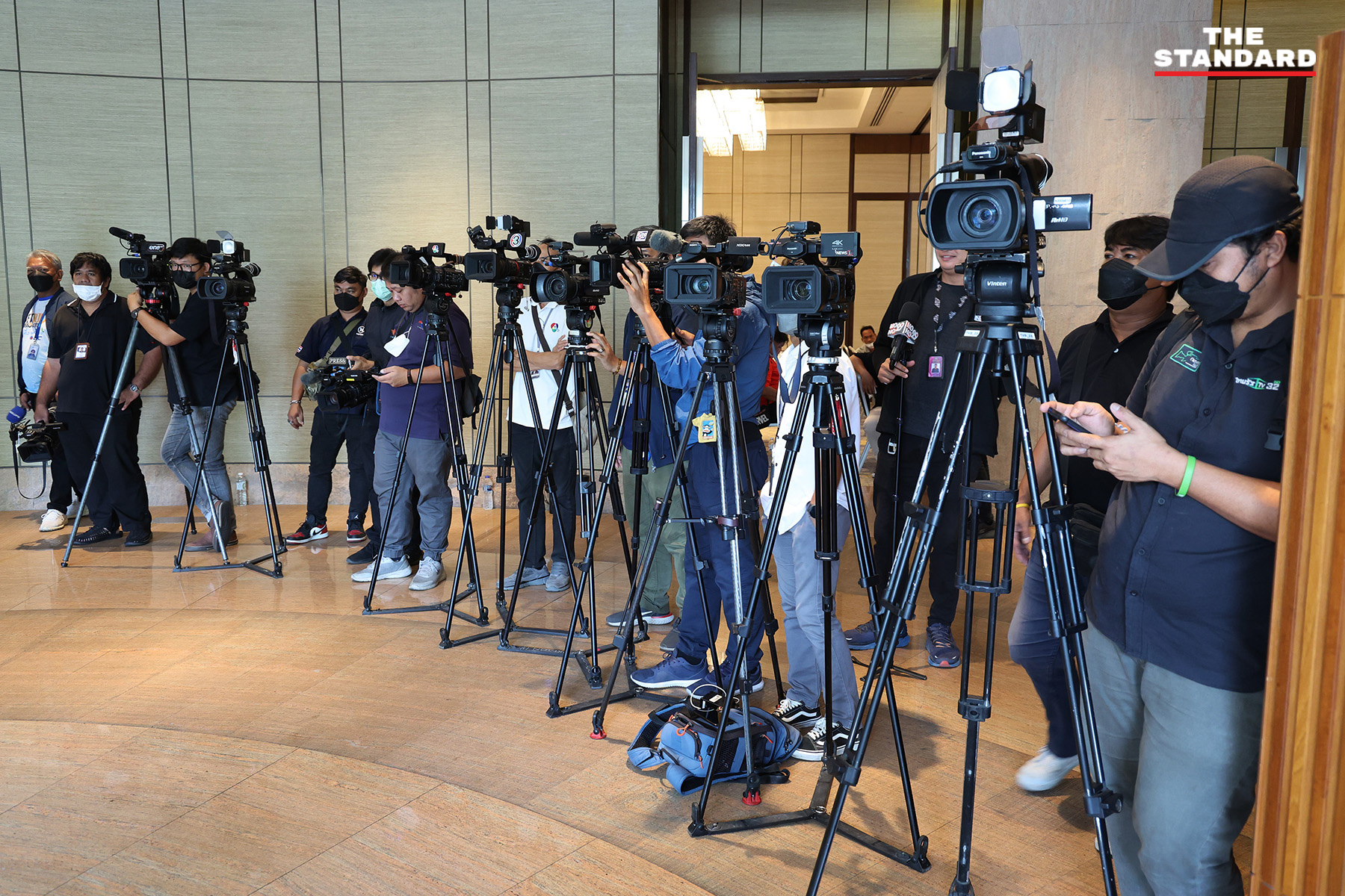 THE STANDARD on Twitter: "(1) เลือกตั้ง 2566 : เตรียมแถลง MOU 8 พรรคร่วมรัฐบาล หลังบรรลุข้อตกลง ...