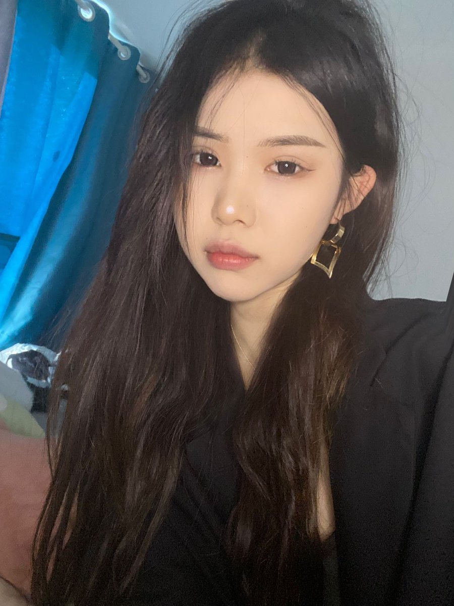 郑州小鱼儿 on Twitter: "首发兼职极品白小纯(不常在)不接耶 外纯内骚型 天然D •Height身高/176cm • Weight体重/53kg • Age 年龄/ 04 #郑州 ...