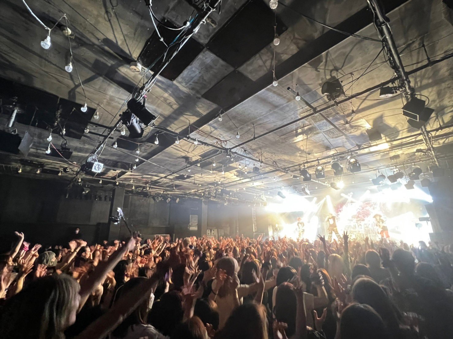 Royz On Twitter 来雷行脚ツアーファイナル公演お疲れ様でした！駆け付けてくれた皆様、配信を見ていただいた皆様、ありがとう