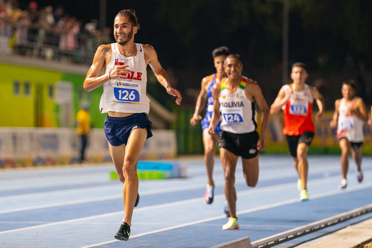 Santiago 2023 on Twitter: "🇨🇱🏃👏 ¡Carlos Díaz sigue grabando su nombre con letras doradas! El ...