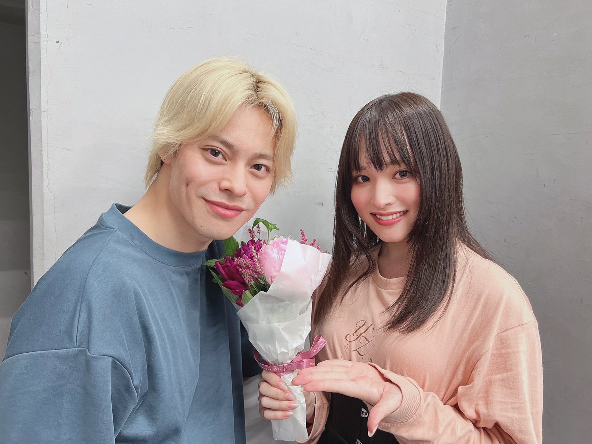 yamabuki on Twitter: "RT @uno_yuya: HELI-Xカンパニーのみんなにお祝いしてもらいました 良くんからポロシャツを👕 西森さんからはメッセージカードを☕︎ ...