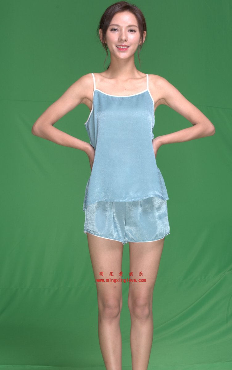 mingxinglove on Twitter: "#张予曦 拍摄某写真现场花絮照片，大尺度吊带、光脚高跟等造型，单张30M，高清8K分辨率原图无修 #生图 下载 https ...