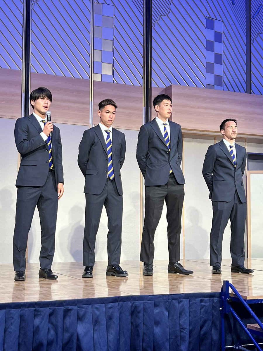 岸田 和宏 On Twitter ベルギーに今夜も詳しい吉本興業(吉本坂46など)の社長を継続してる岡本昭彦さんとも私は飲んでるので校了をしますが、岡本さんは今年もナイナイ岡村隆史さんより