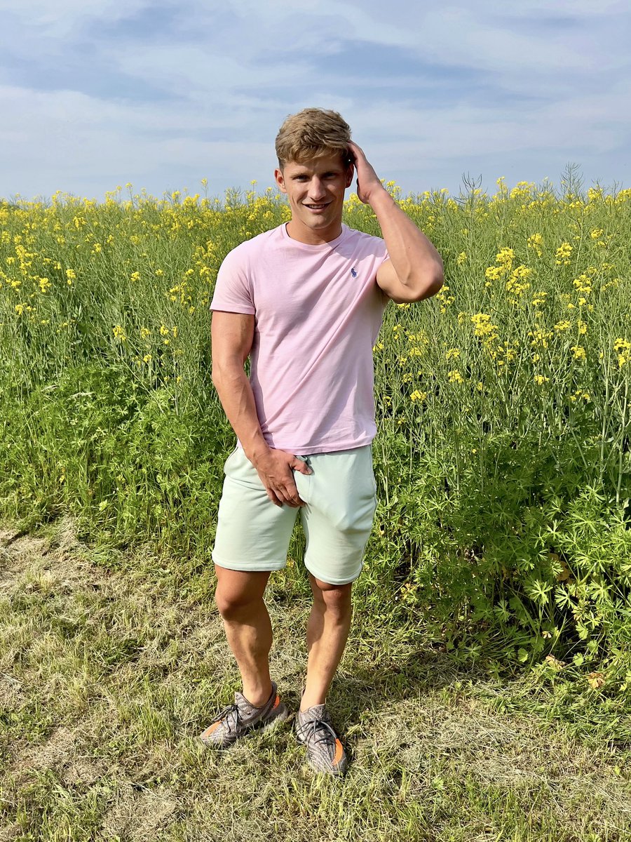 DanielKnightFans on Twitter: "Rt if you want lollipop 🍭"