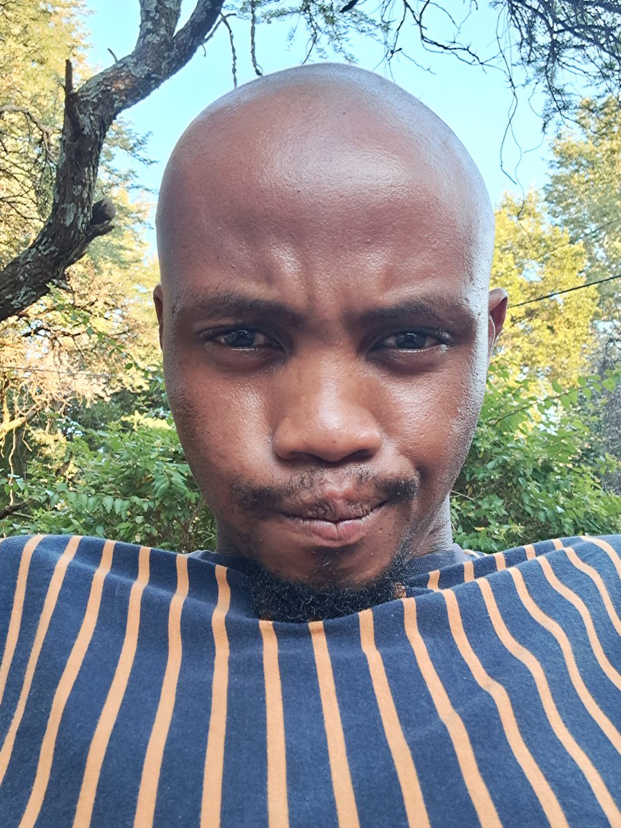 Thulani Mathebula 👁👑 on Twitter: "RT @EYJOUSTUPID: The Flag The face"