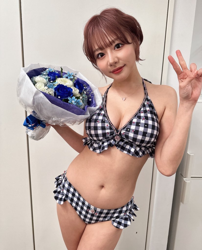 ིྀ浜崎真緒♡ ིྀ On Twitter 今日が私が着ていたtシャツ、パーカーのプレゼント当選者の方にはdm送るので解放しといてね💓 みんな画像やコメントありがとう! これからも