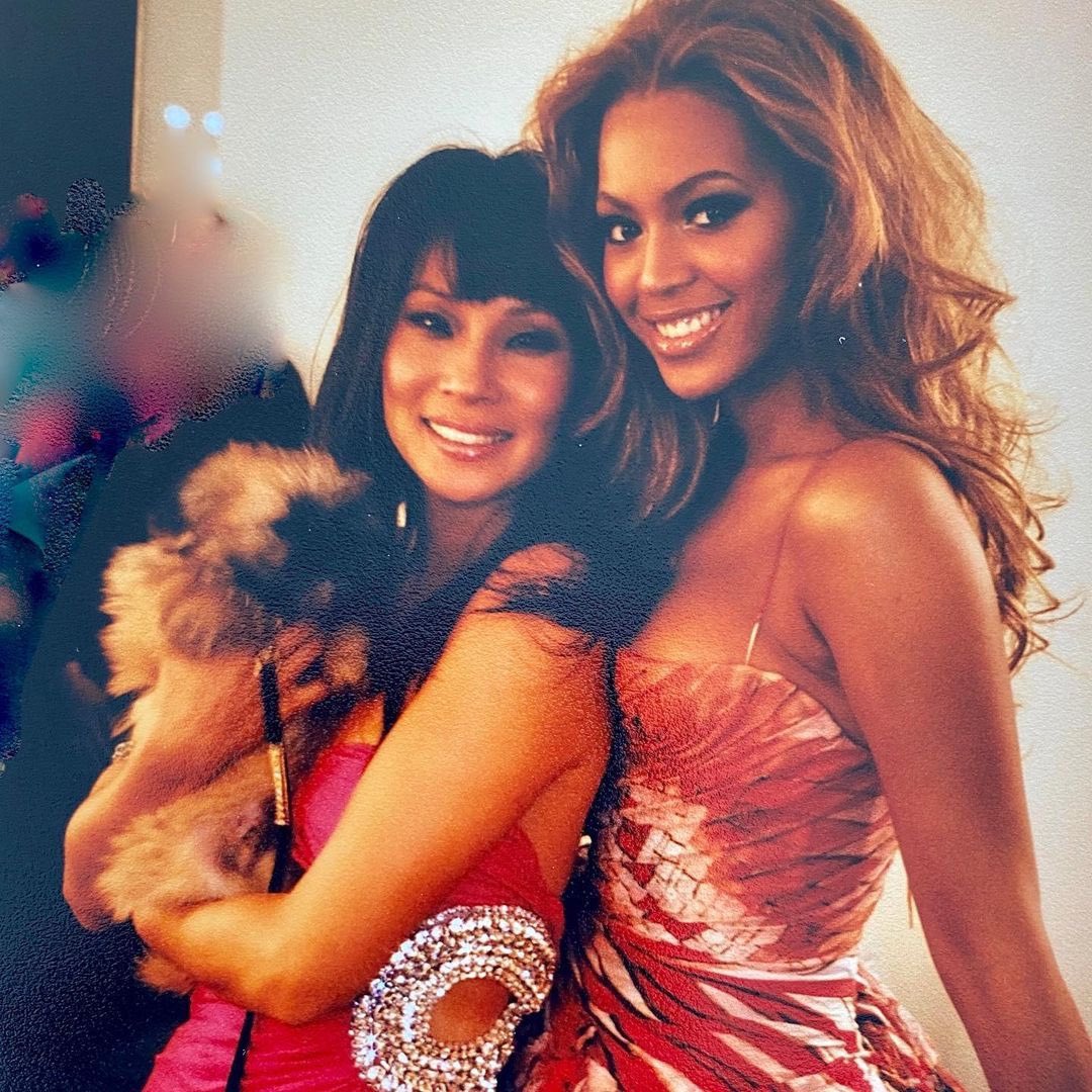 EHLIEN SEWPERSTAR on Twitter: "RT @PopCulture2000s: lucy liu & beyoncé, 2004."
