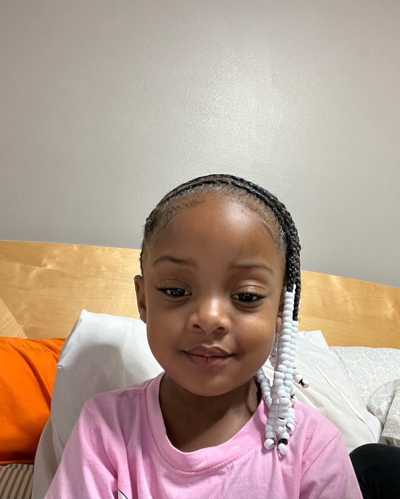 Osaretin Victor Asemota On Twitter Rt Seraphtheoracle She Took Her Own Selfies 😂😍
