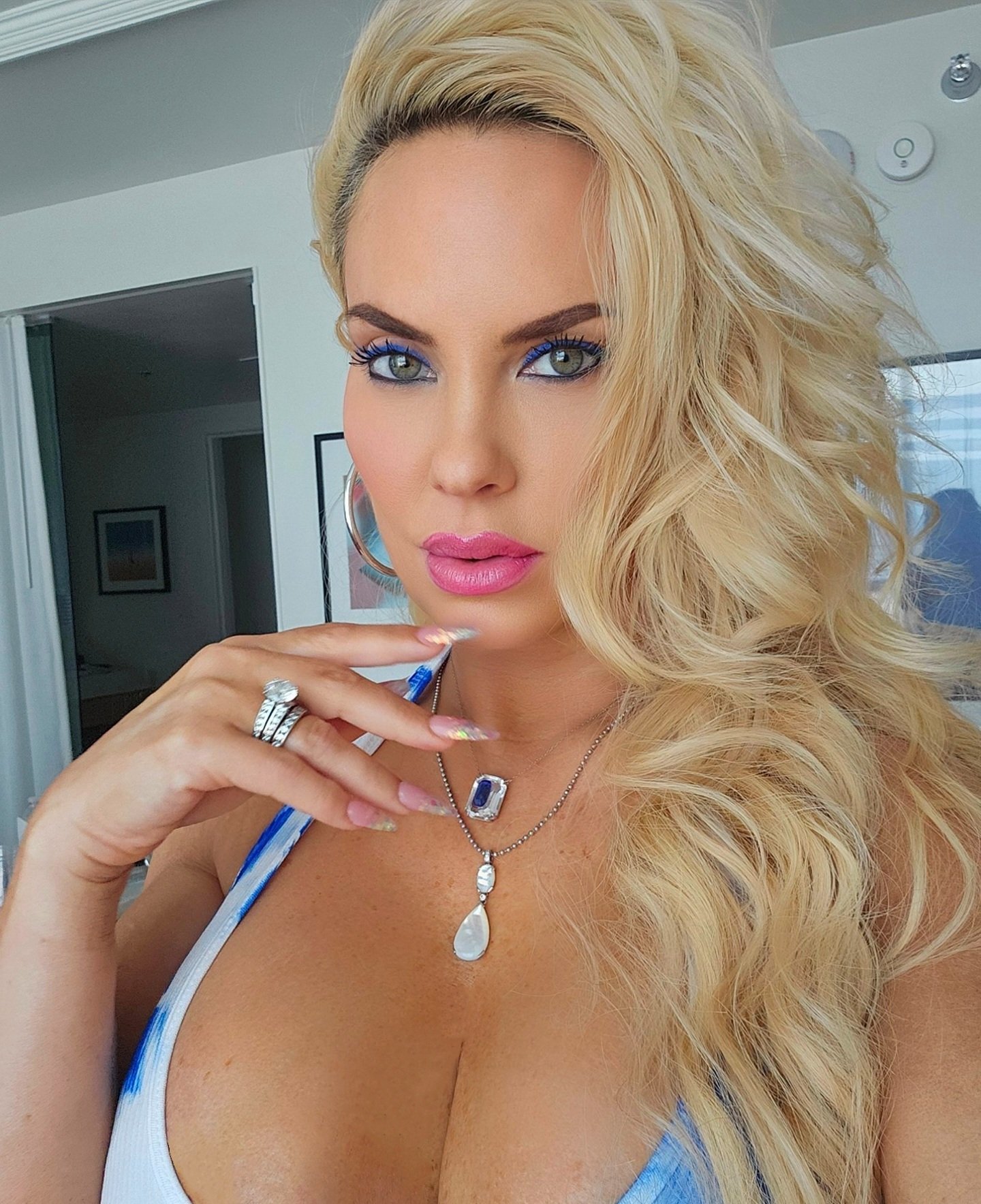 Coco on Twitter: "Haven't done much posting lately .. But yes, i'm still alive💙 https://t.co ...