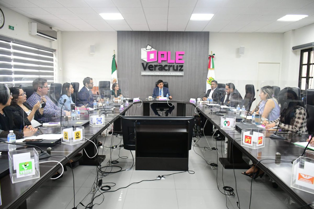 OPLE Veracruz 🗳️ on Twitter: "🟣#OPLEVSeCapacita ️Como parte de las actividades del Comité de ...