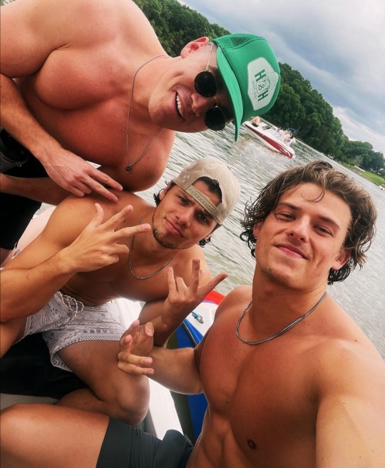 Beta Joe on Twitter: "RT @07farmer_robert: studs !🌲🌲🌲"