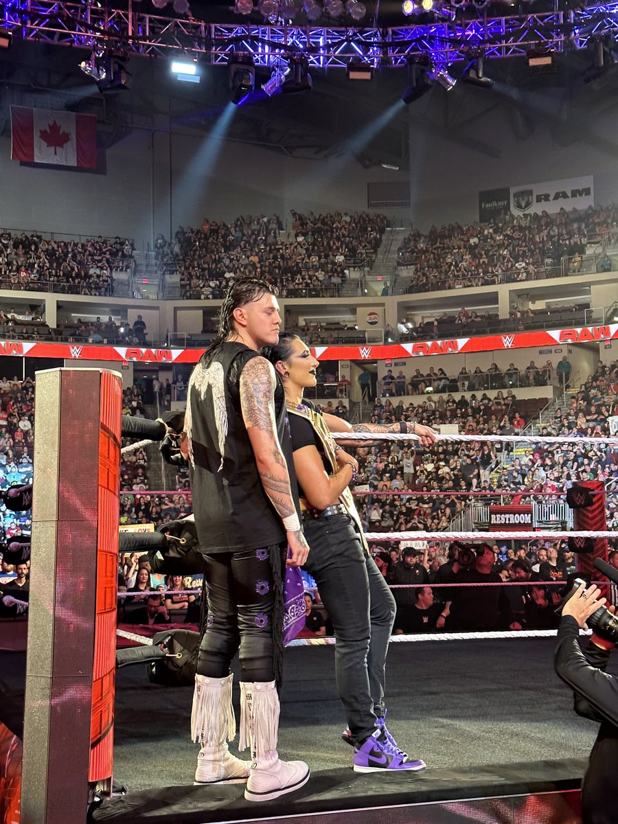 Ethan Cramer on Twitter: "@WrestlingInc Dom with the heat from this crowd! #WWERaw @TheRajGiri"