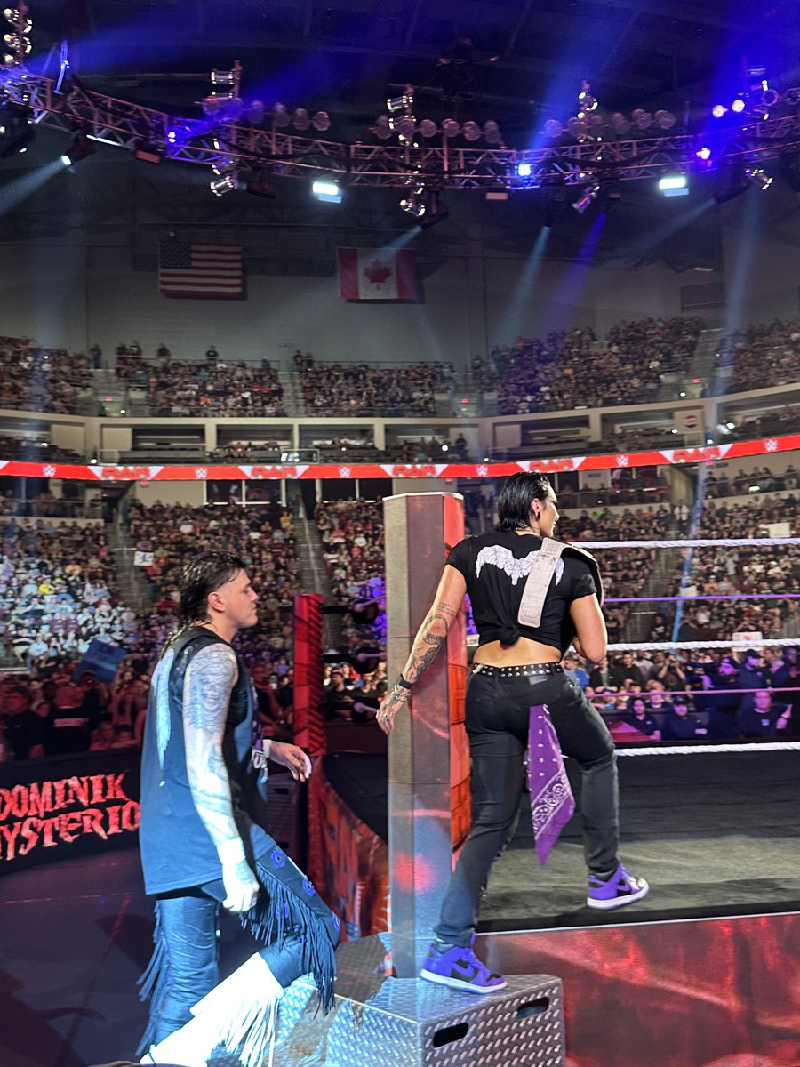 Ethan Cramer on Twitter: "@WrestlingInc Dom with the heat from this crowd! #WWERaw @TheRajGiri"