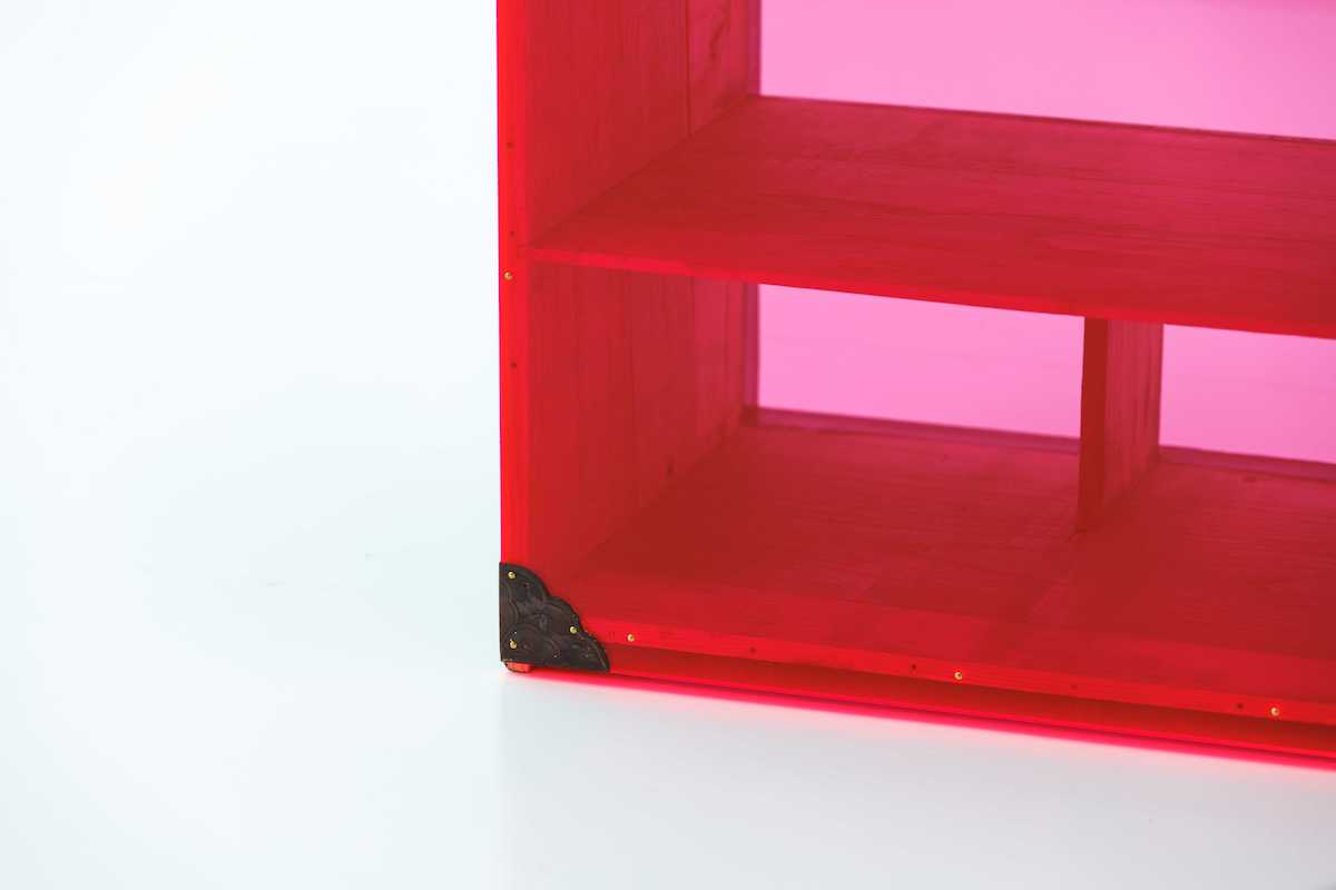 GINZA on Twitter: "〈イエス〉が「シボネ」でポップアップ開催。廃棄予定の桐箪笥が、アクリル板で蘇り！ https://buff.ly/3OzsiBp"