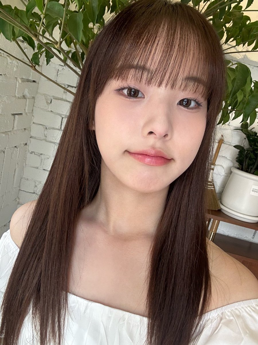 delfi on Twitter: "RT @member_classy: [#선유] 🍀🌿🌲🍃 #CLASSy #클라씨 #SEONYOU"