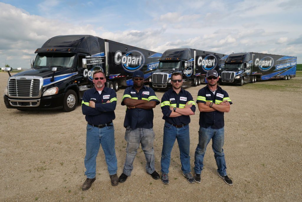 1/ Junkyards, wrecked cars, a duopoly, 30% operating margins, and two ...