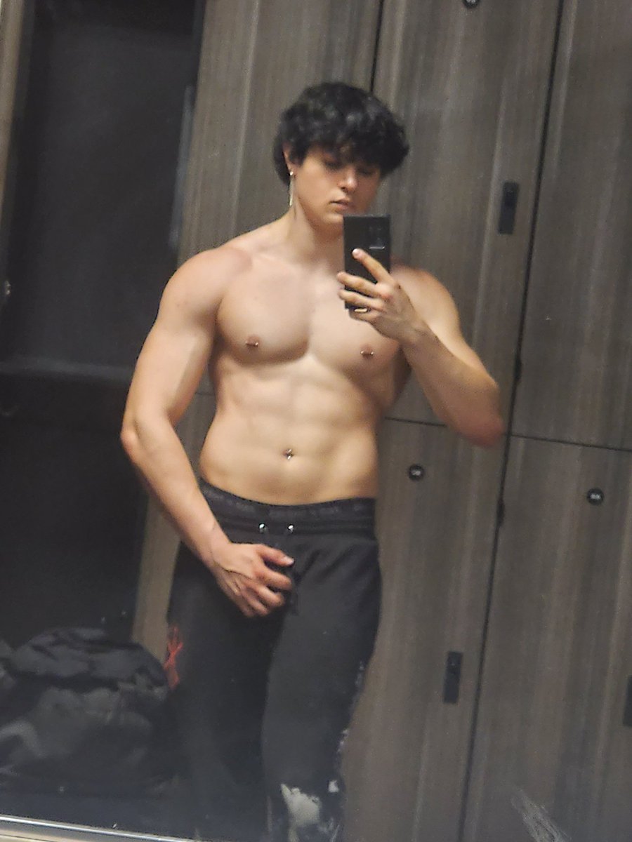 tristan on Twitter: "long awaited - physique dump #2 (now with backshots)"