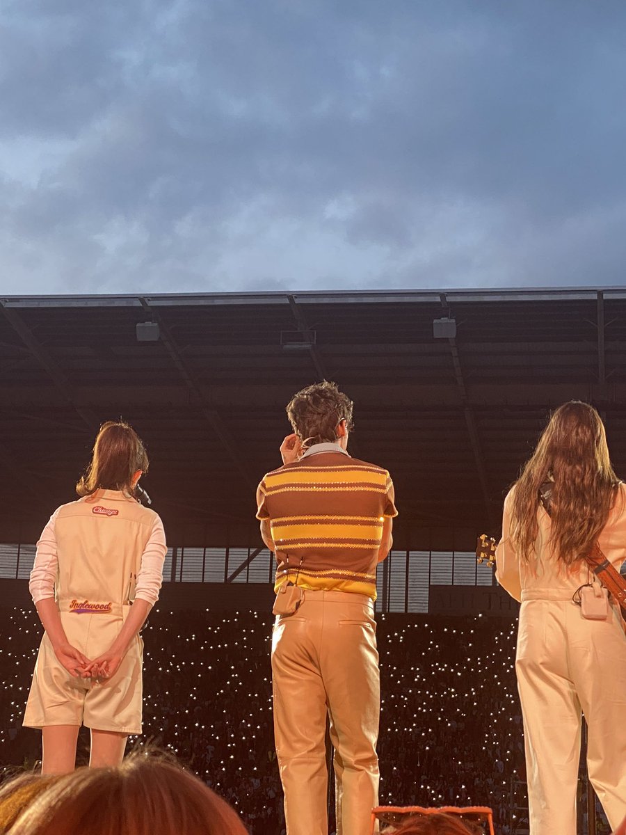 Meg TODAY 😁 on Twitter: "n1 😁😁🏳️‍🌈🏠 we are so back"