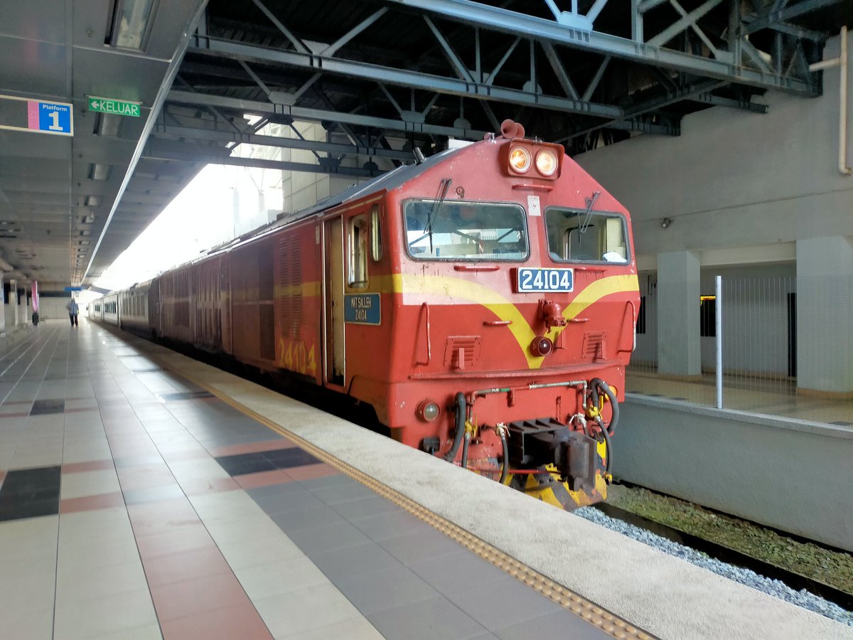 露水Лушуй@時刻表作家 a.k.a. 樺太庁陸地測量部 on Twitter: "RT @paretto__t: JB central発Gemas行 ES42列車に乗車。マレーシアの鉄道旅 ...