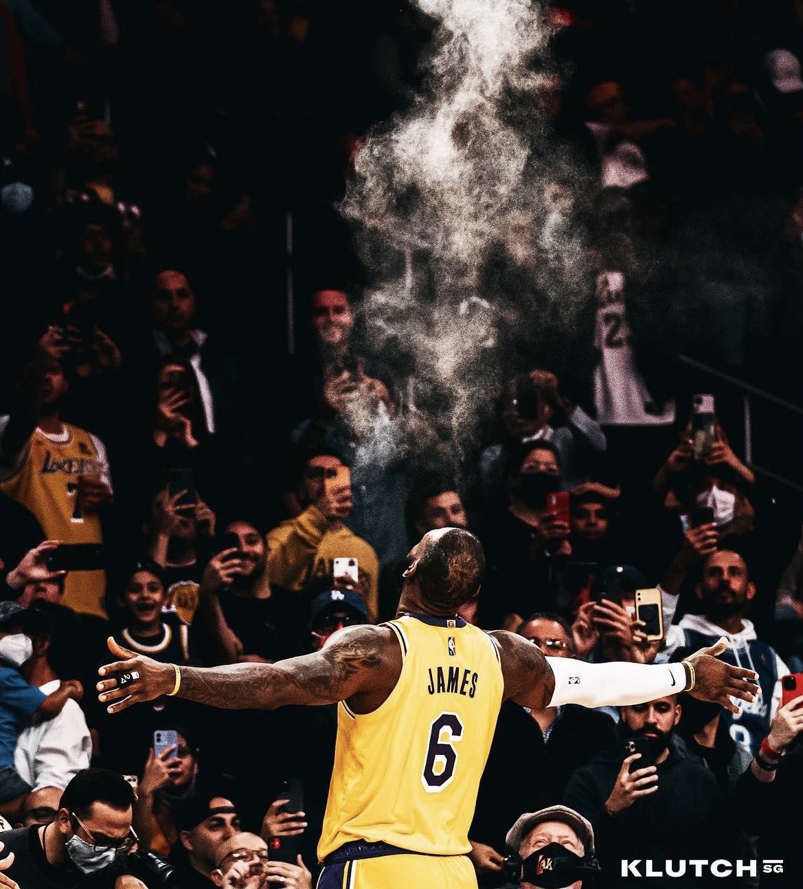 Lebron James Powder Toss