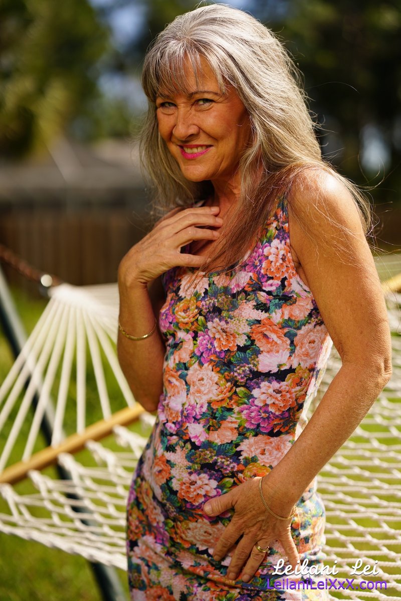 Leilani Lei on Twitter: "Woohoo! Someone just joined http://LeilaniLeiXxX.com!"