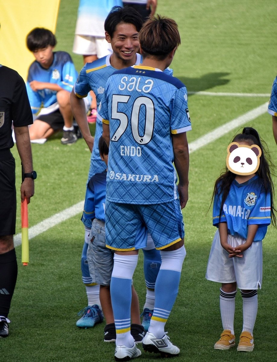 Yuhei On Twitter May 21 2023 セレモニーから帰ってきて ゴール裏に感謝の挨拶する遠藤さんと 遠藤さんの発言に