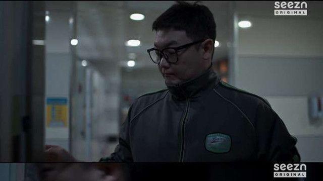 유머 on Twitter: "후임 말실수 때문에 대신 맞는 선임:https://bltly.link/daeYEpY #유머 #스토리"