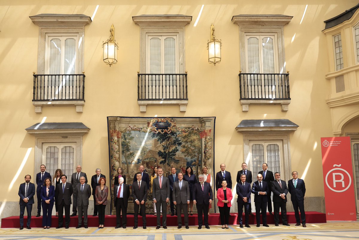 Casa de S.M. el Rey on Twitter: "El Rey preside la reunión de carácter honorífico del Patronato ...