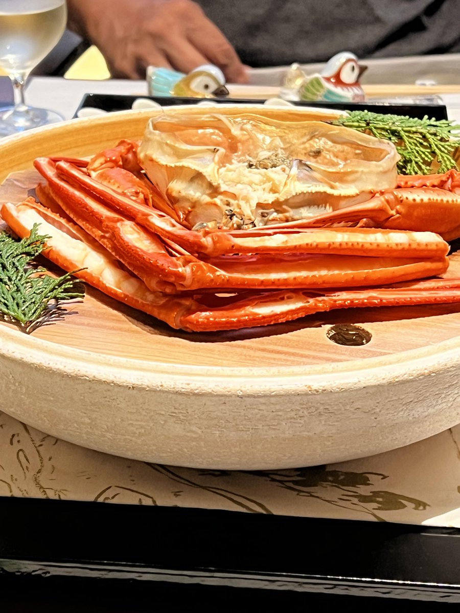 巽好幸 On Twitter 先日城崎温泉西村屋さんで頂いた蒸しベニズワイガニと乾燥ズワイ酒。ベニズワイはズワイより深海に暮らし、この時期も底引きで揚がる。約2000万年前の日本海拡大に