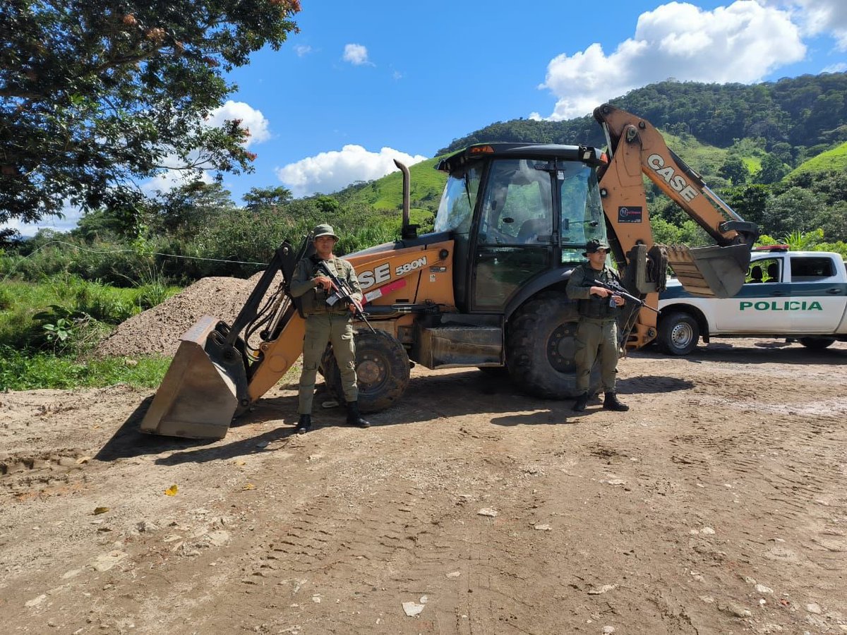 Mindefensa On Twitter Carabineroscol Con Apoyo De Col Ejercito
