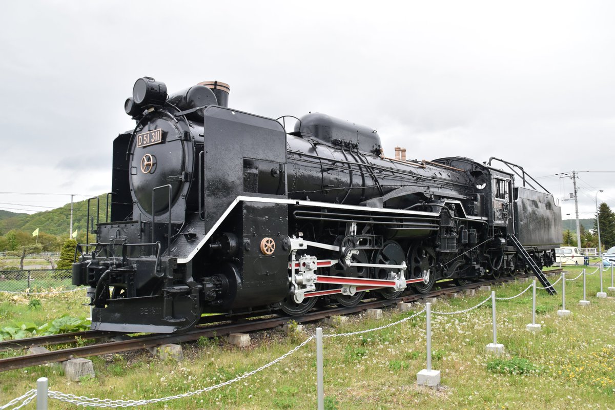 出てこいシャザーン on Twitter: "2023年5月の北海道保存車巡り 留辺蘂のD51311 こちらも見違えるほどきれいに整備されました。前回訪問時の画像と並べておきます #保存車の記録"