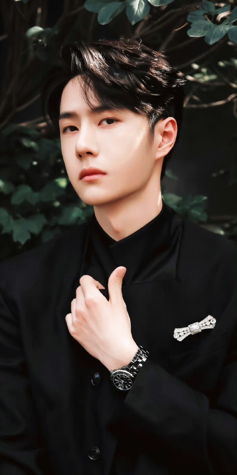 Olya ʕっ••ʔっ💚 ️ .👍🏾𓆉🪷 on Twitter: "Phone wallpapers with GORGEOUS WANG YIBO!😍💚🔥(1/3) cr.三碗棠 ...